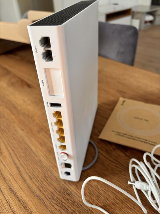 Swisscom Internet-Box 3 - WLAN Router mit Glasfaserkabel (Gebraucht) in ...