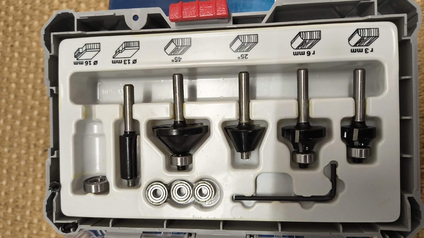 Bosch GKF 550 Oberfräse - Präzise und Leistungsstark! (Neu (gemäss ...