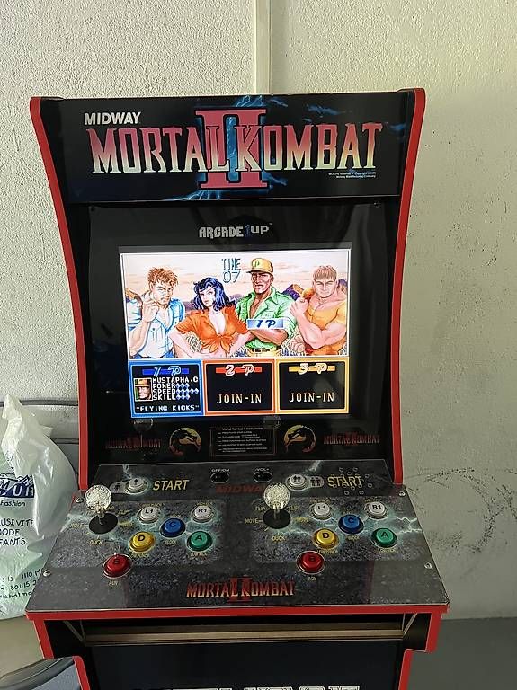 Borne d arcades avec beaucoup de jeux rétro (Gebraucht) in Bulle für ...