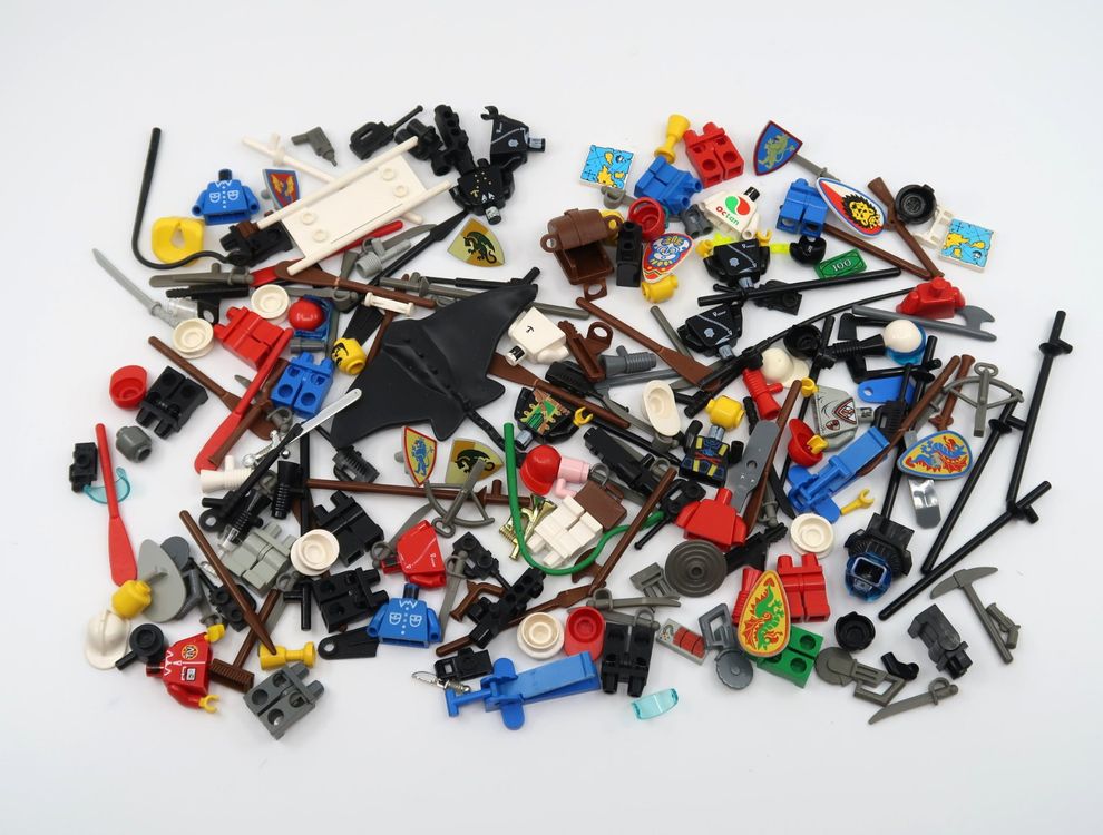 Lego alte Figuren Teile viele Einzelteile mit Zubehör (Gebraucht) in Oberwil b. Büren für CHF 31 ...
