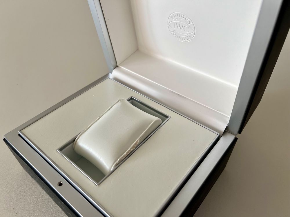IWC standard black watchbox from the 2000‘s (Gebraucht) in Mont-sur ...