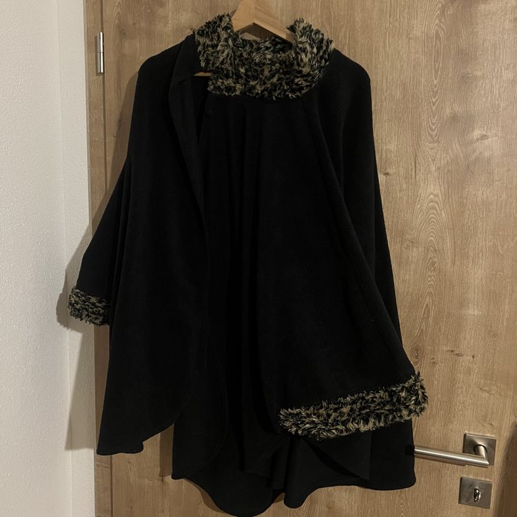 Poncho Cape Leoprint (Gebraucht) in Chur für CHF 8 – mit Lieferung auf ...
