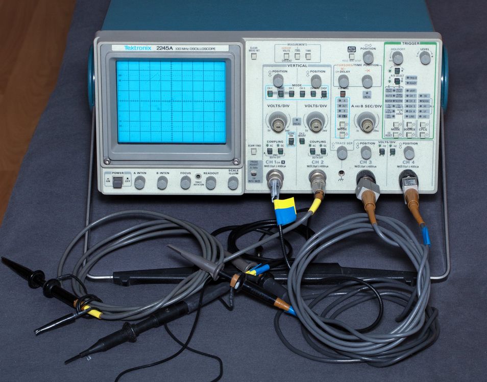 Tektronix 2245 A, 4-Kanal Oszilloskop, 100 MHz (Gebraucht) in Basel für ...
