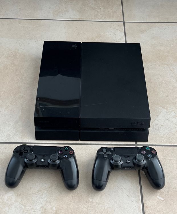 Sony PS 4 Slim mit 2 Controller (Gebraucht) in Sirnach für CHF 160 ...