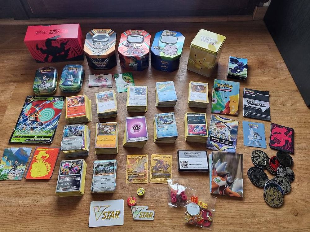 Lot de cartes POKEMON + boîtes + jetons (Gebraucht) in Bogis-Bossey für ...