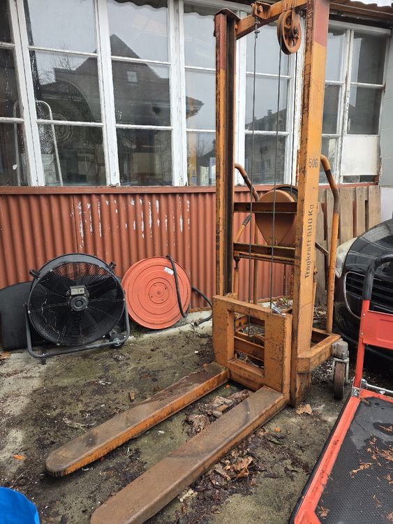 Vintage Hubstapler manuell–600 kg Tragkraft- ab CHF 1.- (Gebraucht) in ...