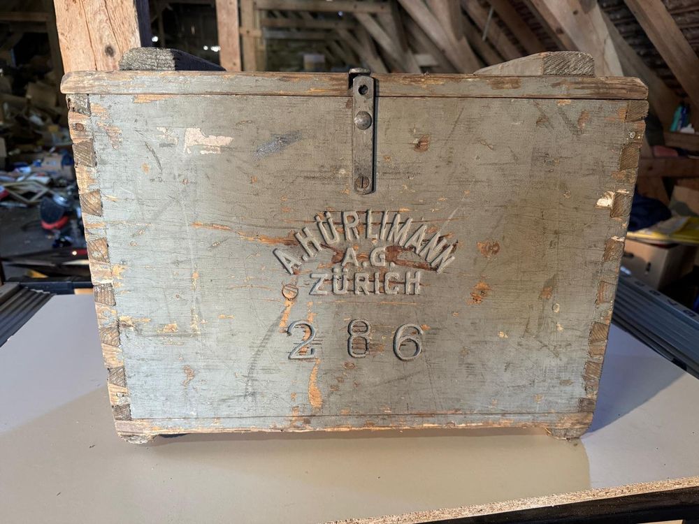 Holz Kasten von A.Hurlimann AG Zürich Antik (Gebraucht) in Buch am Irchel für CHF 46 – mit ...