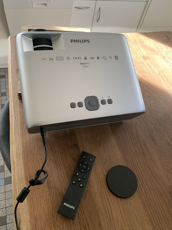 Philips NeoPix Ultra Full HD Beamer – Heimkino-Abende genies (Gebraucht ...