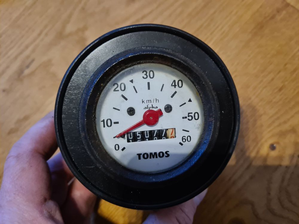 Tacho Tomos funktionstüchtig, mit Halterung (Gebraucht) in frümsen für ...