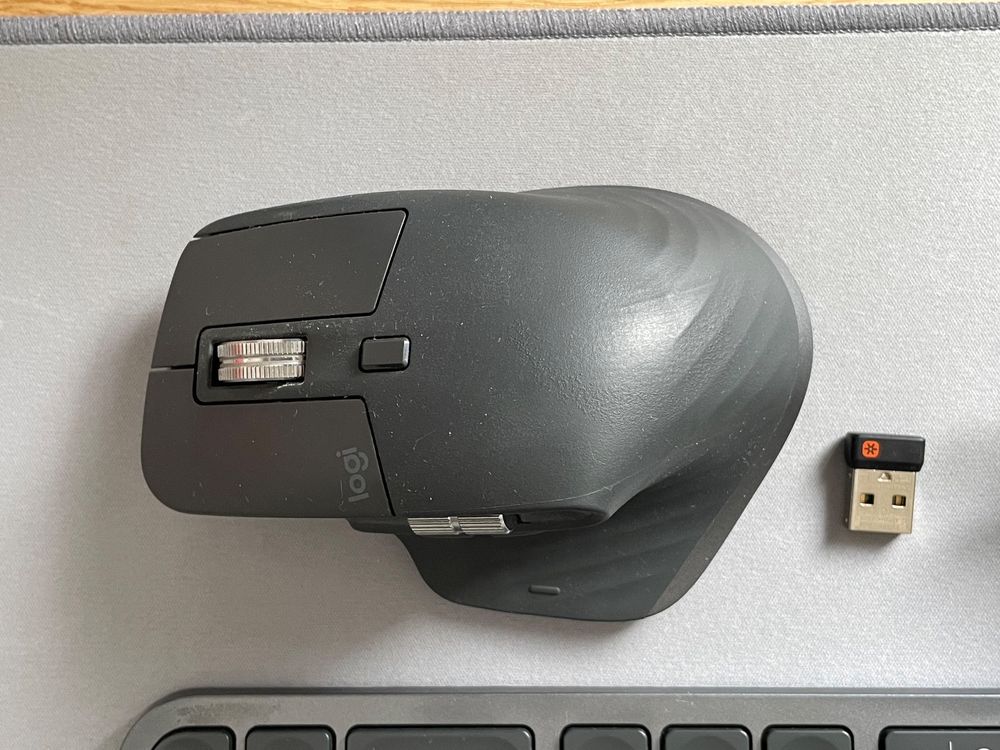 Logitech MX Keys & MX Master 3 (with charger + receiver) | Kaufen auf ...