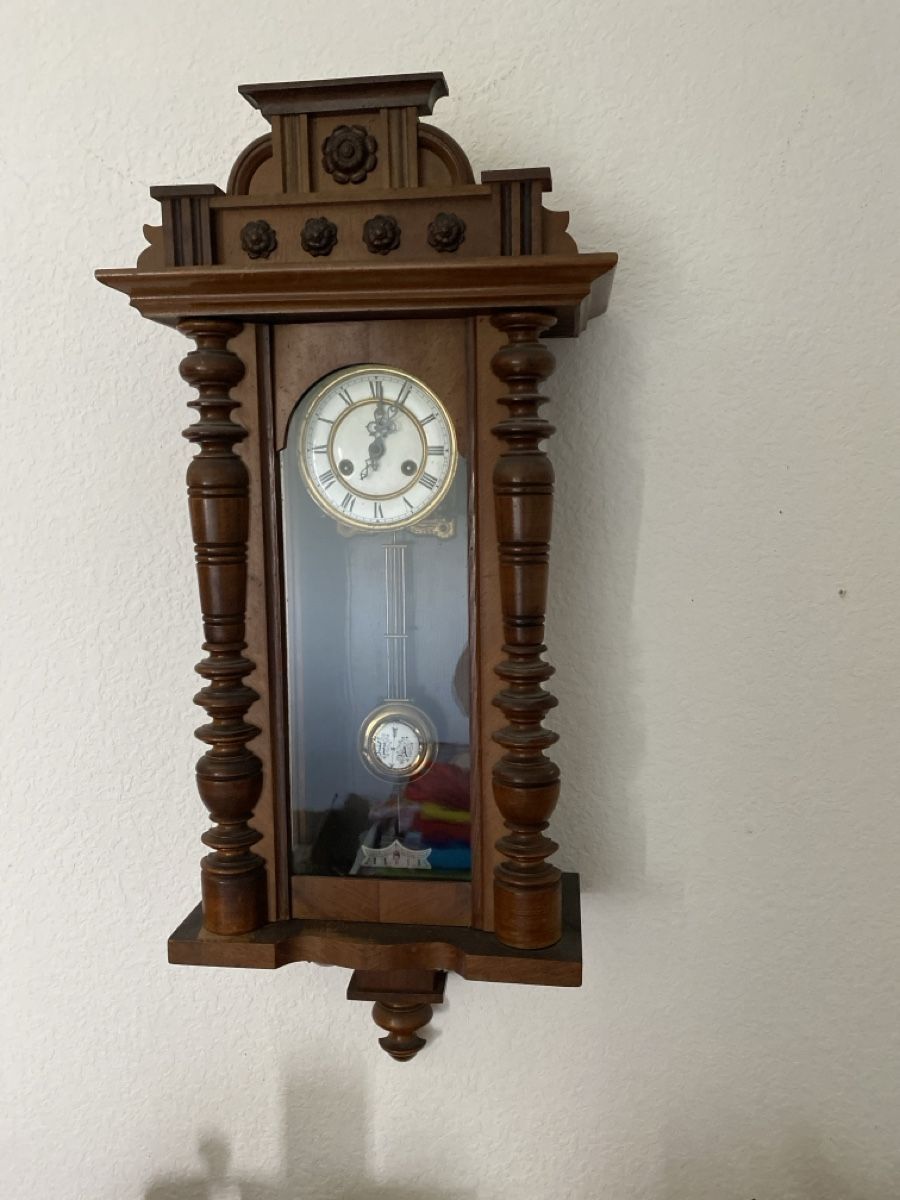 Alte Wanduhr (Gebraucht) in Hinwil für CHF 50 – nur Abholung auf Ricardo kaufen