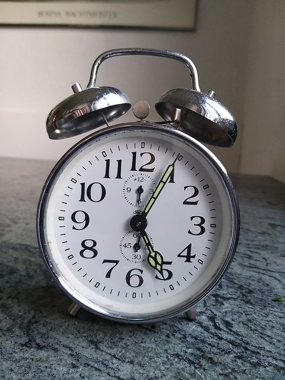 Toller alter Wecker in Silber (Gebraucht) in Wettingen für CHF 25 – mit ...