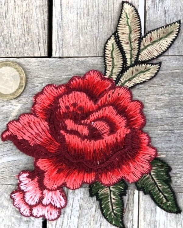 🌹 Zauberhafte Rosen-Aufnäher (2 Stück) 🌹💫 (Neu und originalverpackt) in ...