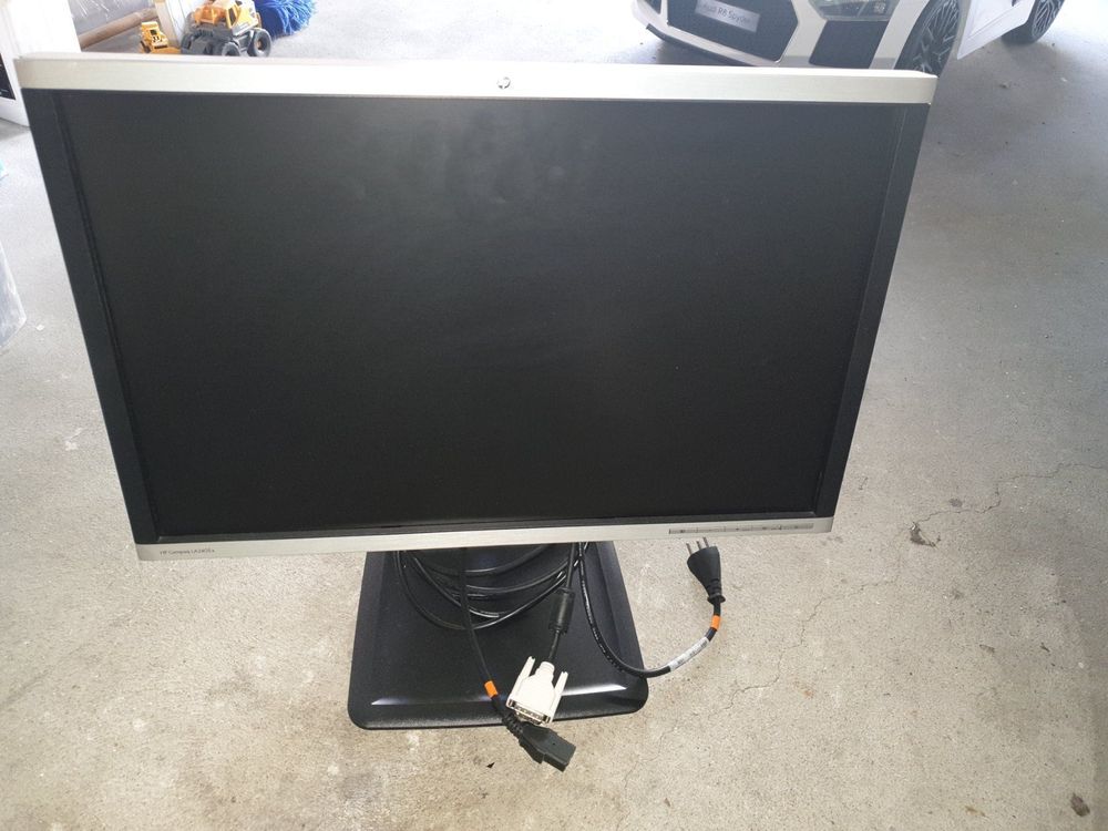 HP Bildshirm 24Zoll mit inklusiv kabel La Hp2405X (Gebraucht) in ...