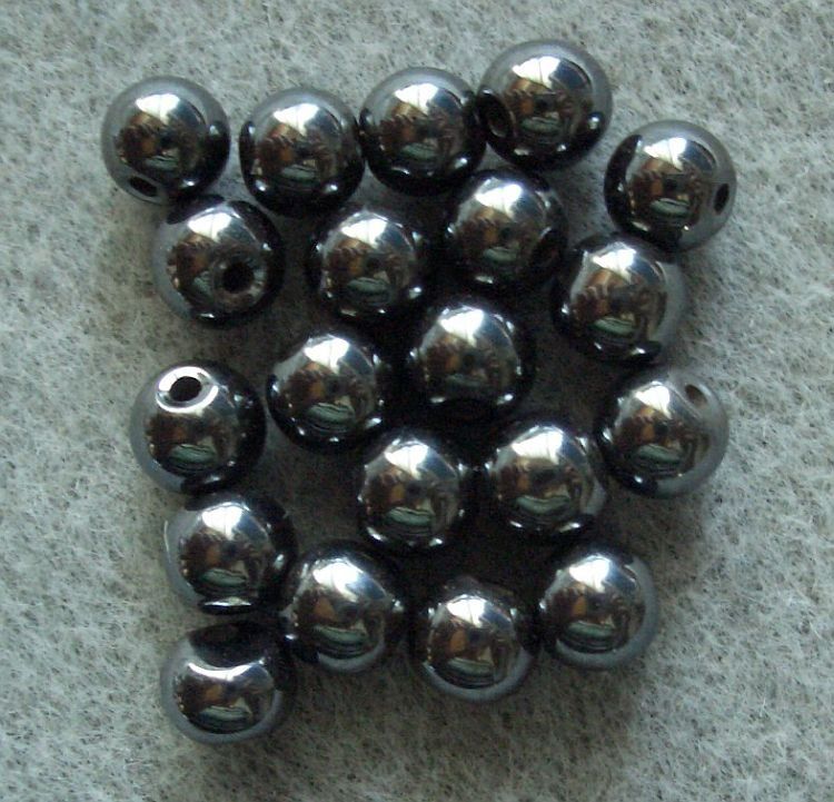 Hämatitperlen 8 mm (Neu und originalverpackt) in Gunzwil für CHF 2 – mit Lieferung auf Ricardo ...