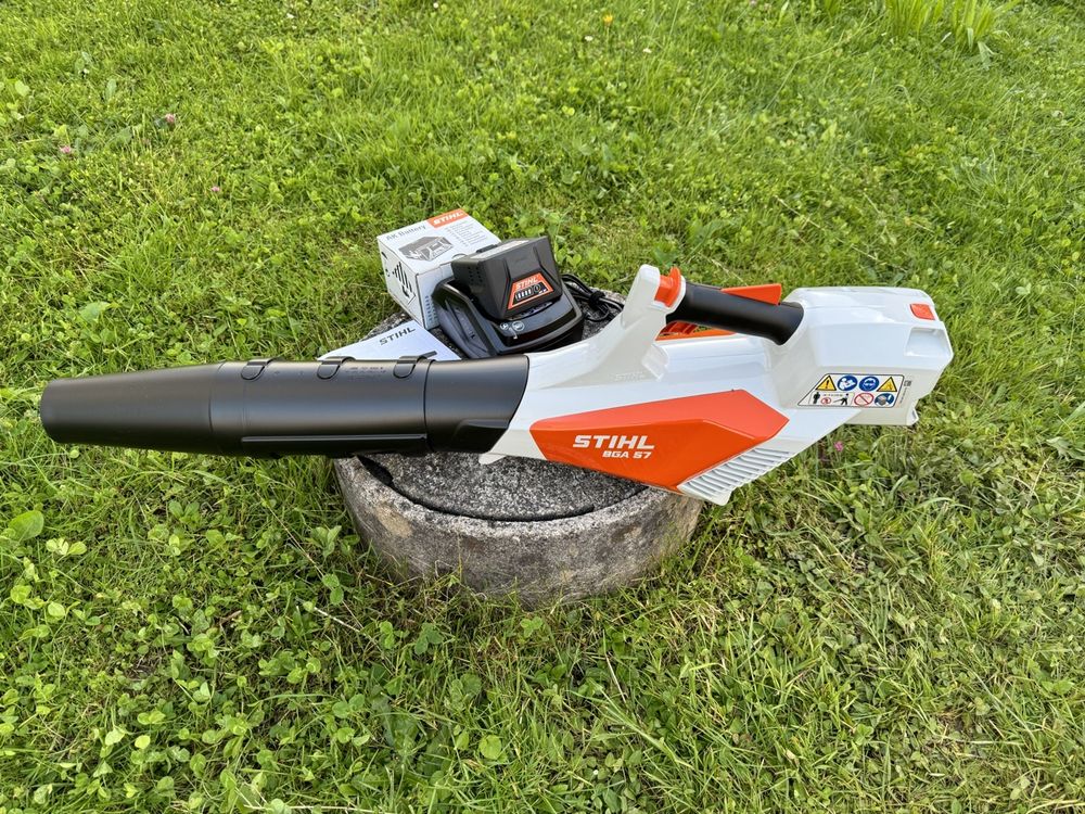 Neue Akku Laubläser STIHL BGA 57, mit Akku, Buhjar 2024 (Neu und ...