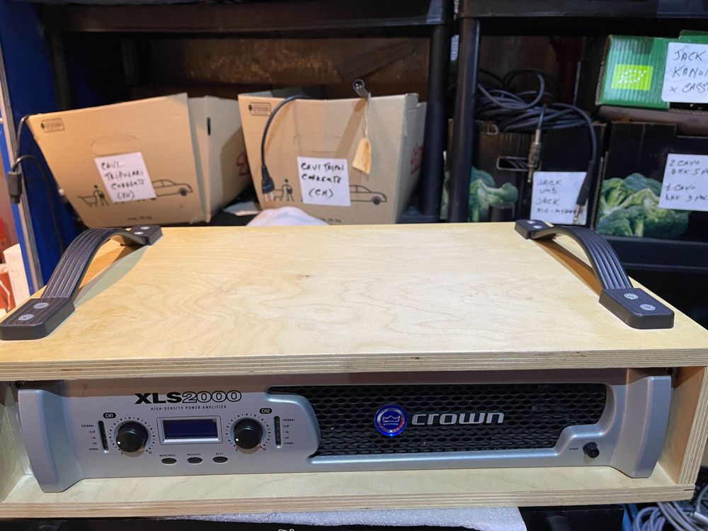 CROWN XLS 2000 Two-channel, 2x650W su 4 Ohms Power Amplifier (Gebraucht ...