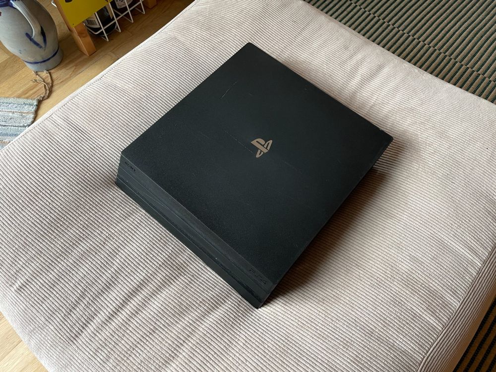 Sony PS 4 Pro 1TB Video Game Console - Jet Black | Kaufen auf Ricardo