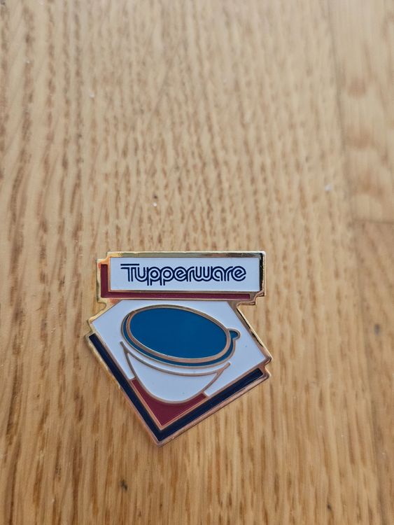 Pin's Tupperware, vintage et collector (Gebraucht) in Lutry für CHF 1 ...