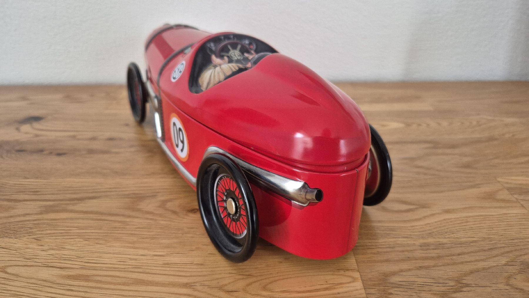 Blech-Keksdose im Rennauto Design "Silver Crane Designs" (Gebraucht) in ...