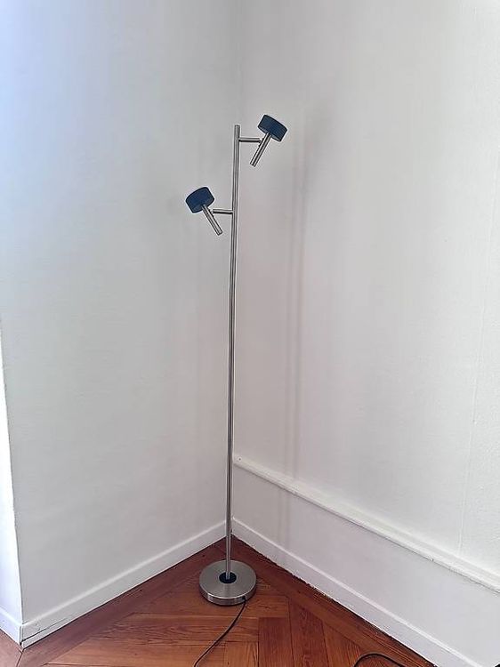 Lampe sur pied design à deux spots orientables (Gebraucht) in Lausanne ...