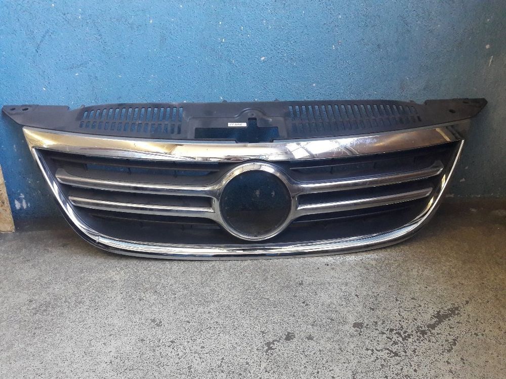 VW Tiguan Kühlergrill (occ.) (Gebraucht) in Uznach für CHF 25 – nur ...