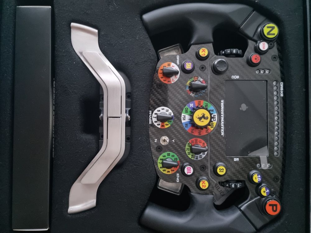 Thrustmaster Ferrari SF1000 (Neu und originalverpackt) in Göschenen für ...
