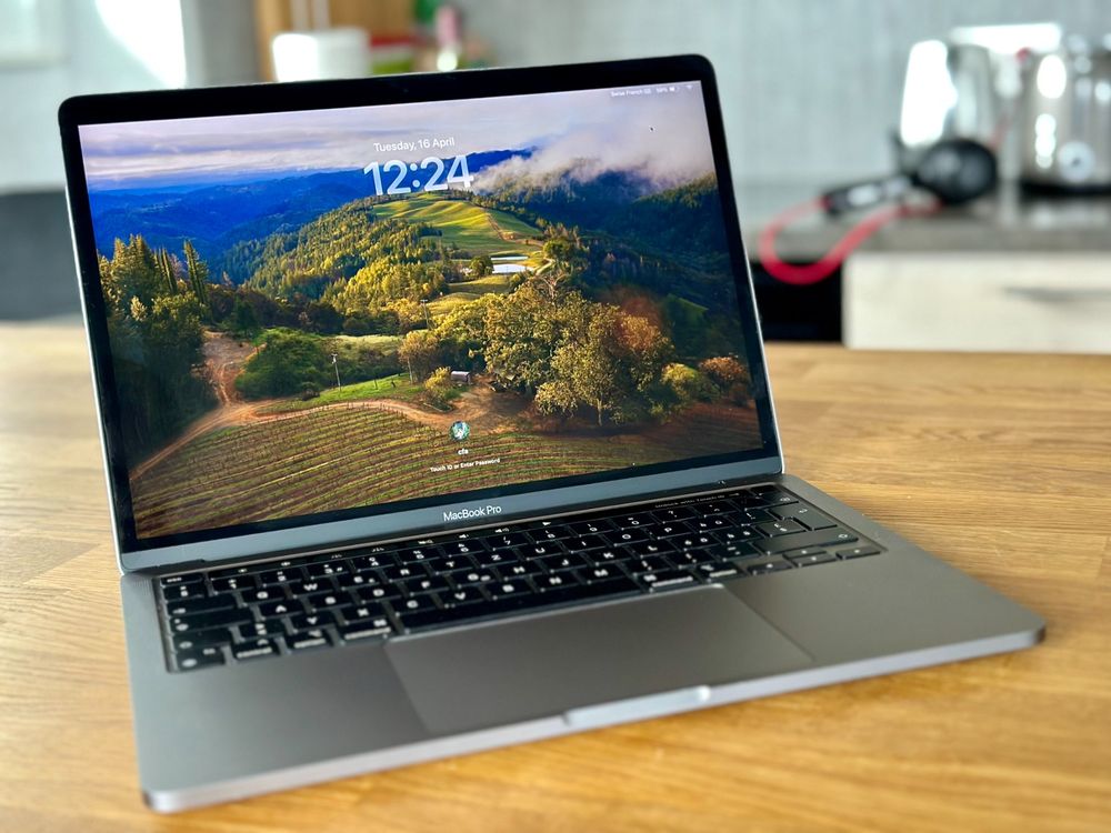 Apple Macbook Pro 13'' 2022 - M2 24GB RAM, 1TB SSD (Gebraucht) in ...