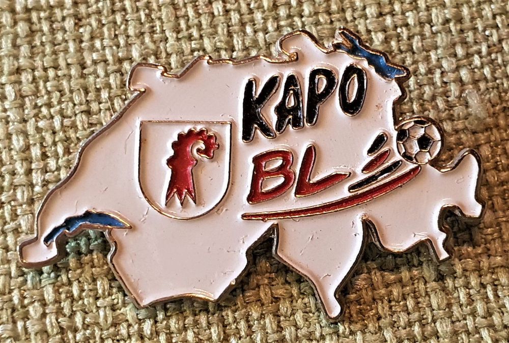 J347 Pin Schweiz Kapo Baselland Fussball | Kaufen auf Ricardo