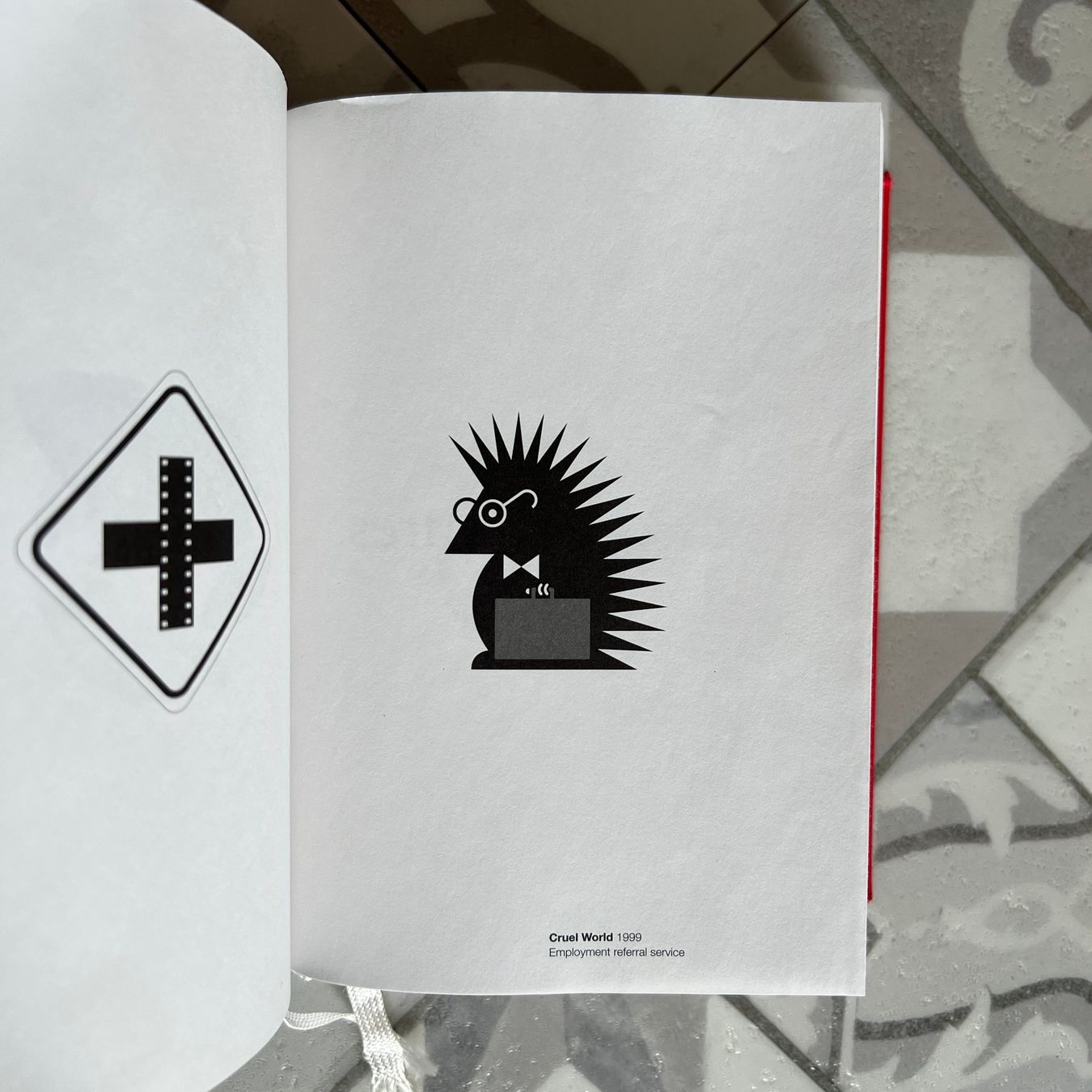 Graphic Design - Pentagram Marks: 400 Symbols & Logotypes (D'occasion ...