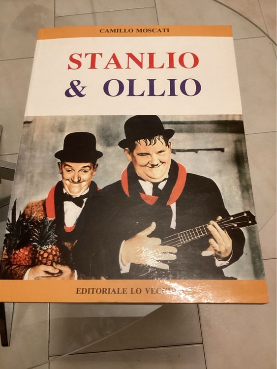 Stanlio e ollio storia (Neu (gemäss Beschreibung)) in Taverne für CHF ...