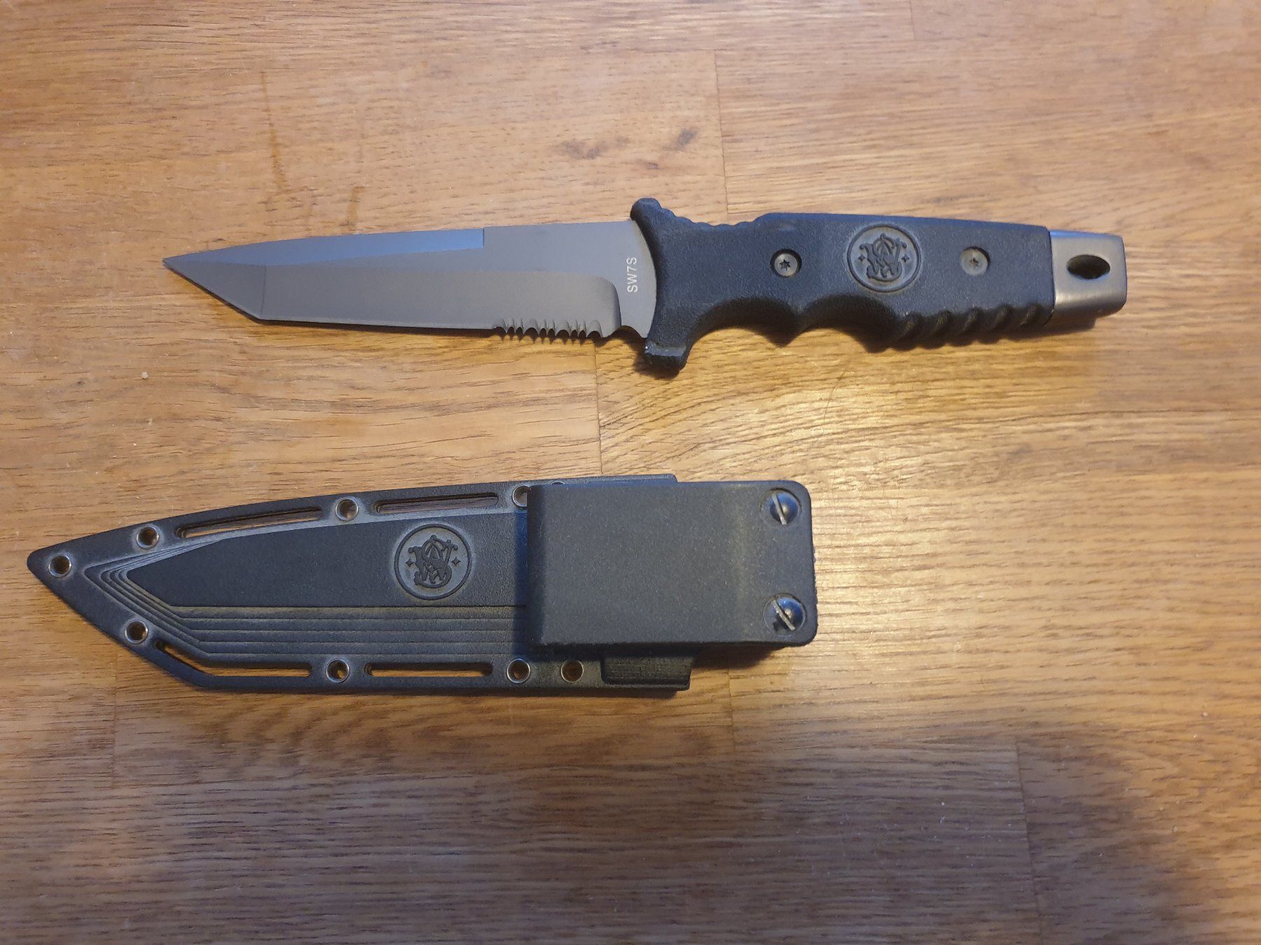 Smith&Wesson SW7S Full Tang Messer mit Scheide (Gebraucht) in Wettingen ...