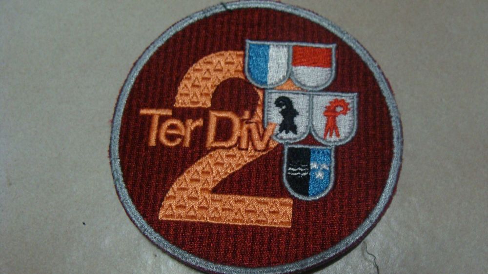 Division territoriale 2 (Gebraucht) in Cuarny für CHF 3 – mit Lieferung auf Ricardo kaufen