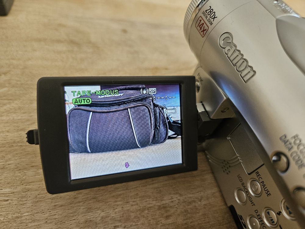 MiniDV Kamera mit SD-Karte und 2 Akkus | Kaufen auf Ricardo