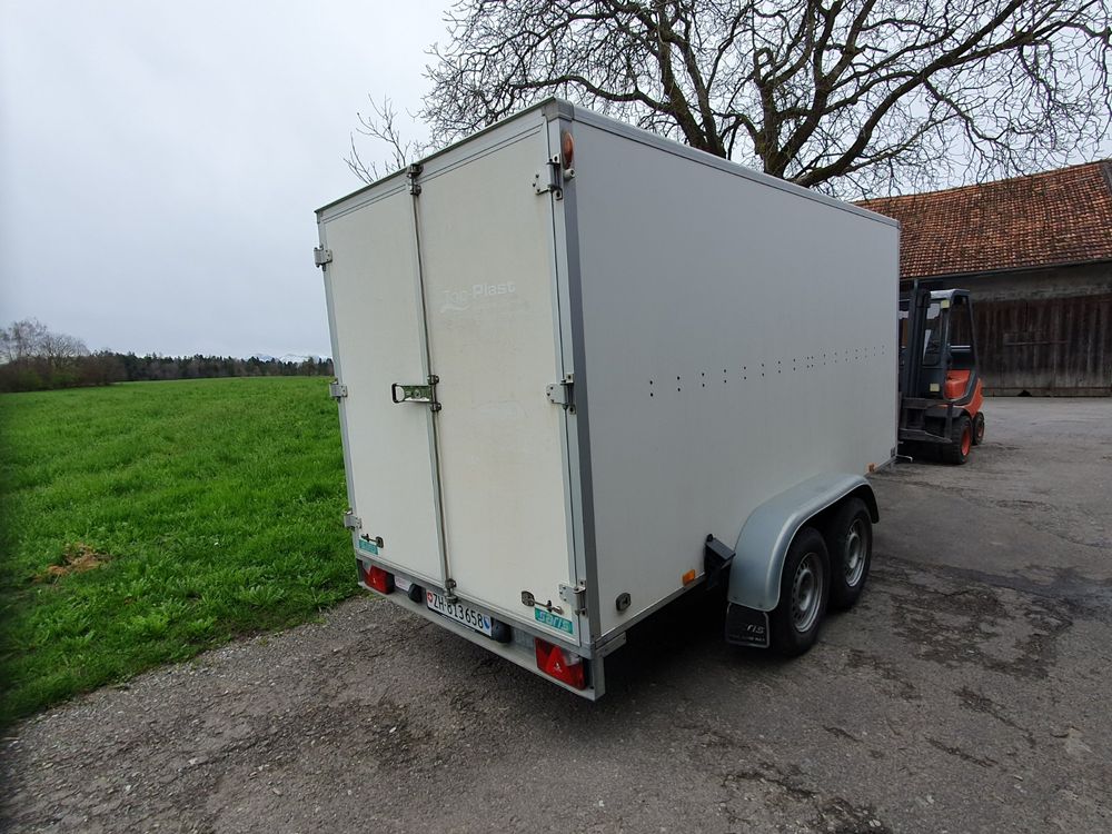 Kofferanhänger Saris 2700 Kg. (Gebraucht) in Hombrechtikon für CHF 3500 – nur Abholung auf ...