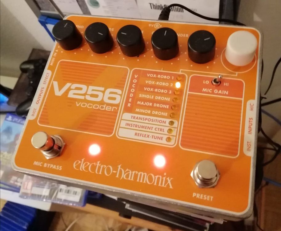 V256 Vocoder mit Mic | Kaufen auf Ricardo