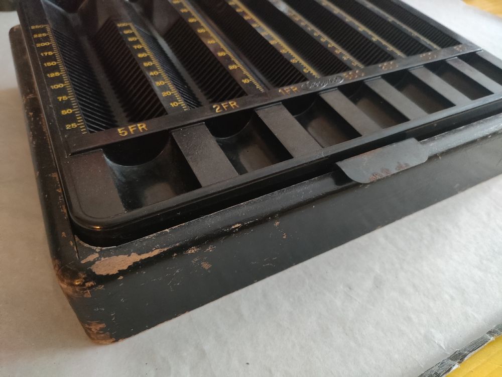 Alte Kasse mit Münzsortierer, Vintage (Gebraucht) in Uttigen für CHF 20 ...