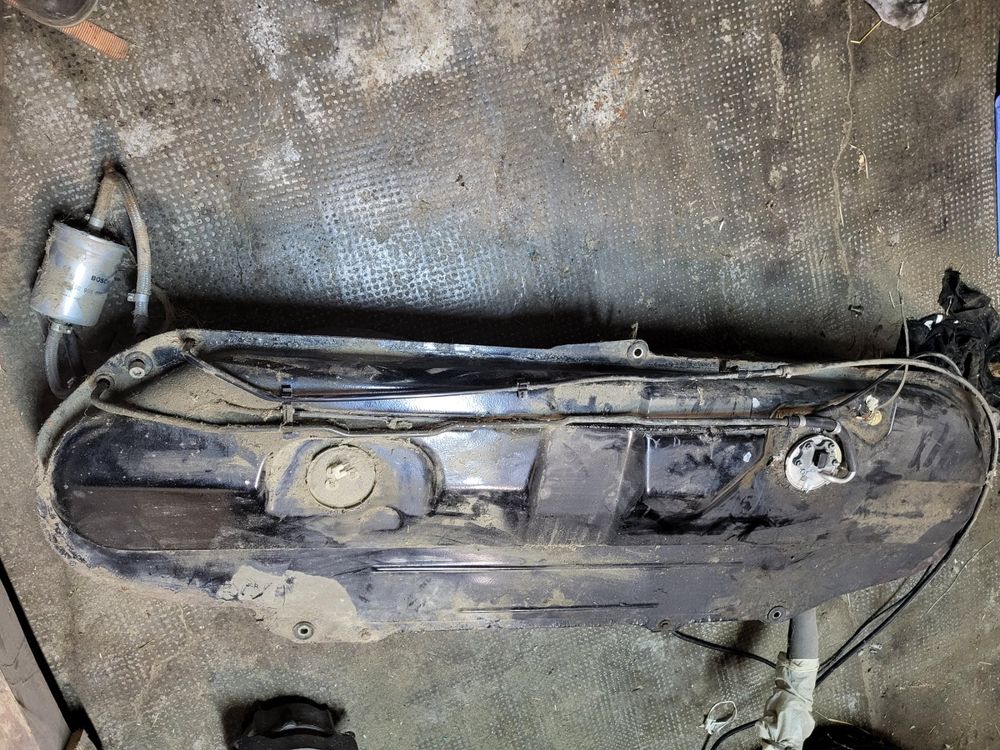 Réservoir essence bmw e30 (Gebraucht) in Sorvilier für CHF 15 – nur ...
