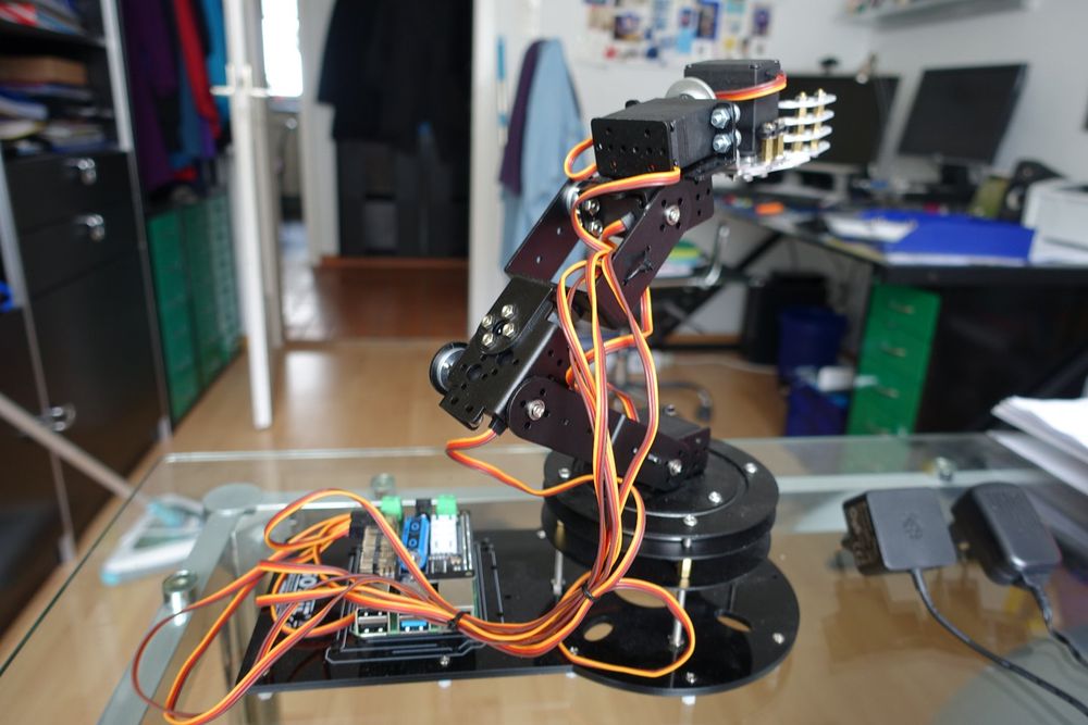 Roboter-Arm Joy-it Robot 2 (Neu (gemäss Beschreibung)) in Rorschach für ...