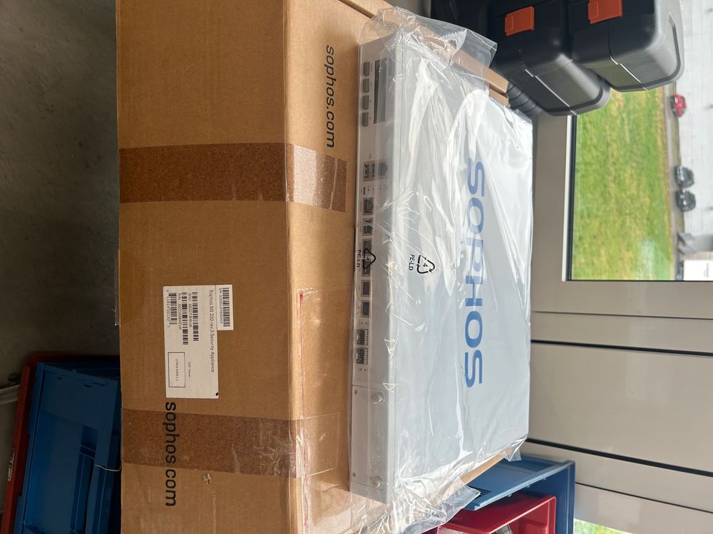 SG210 Sophos Network Security Appliance (Neu und originalverpackt) in ...