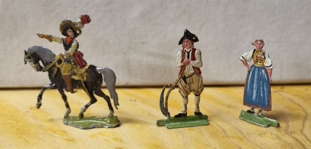 Antike Zinnfiguren über 1820 Stk. 3cm Hoch, Flach und bemalt (Gebraucht) in Kräiligen für CHF ...