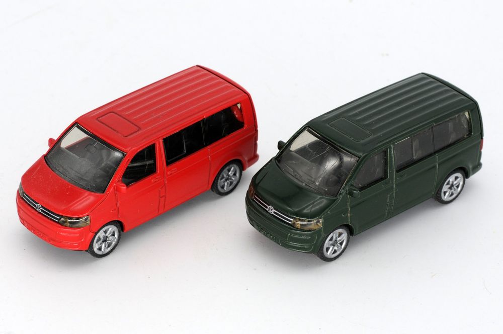 2x Siku 1070 - VW T5 Facelift Multivan (Gebraucht) in Ostermundigen für CHF 9 – mit Lieferung ...