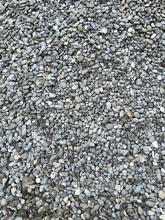 Garten Splitt (Gebraucht) in für CHF 0.1 – nur Abholung auf Ricardo kaufen
