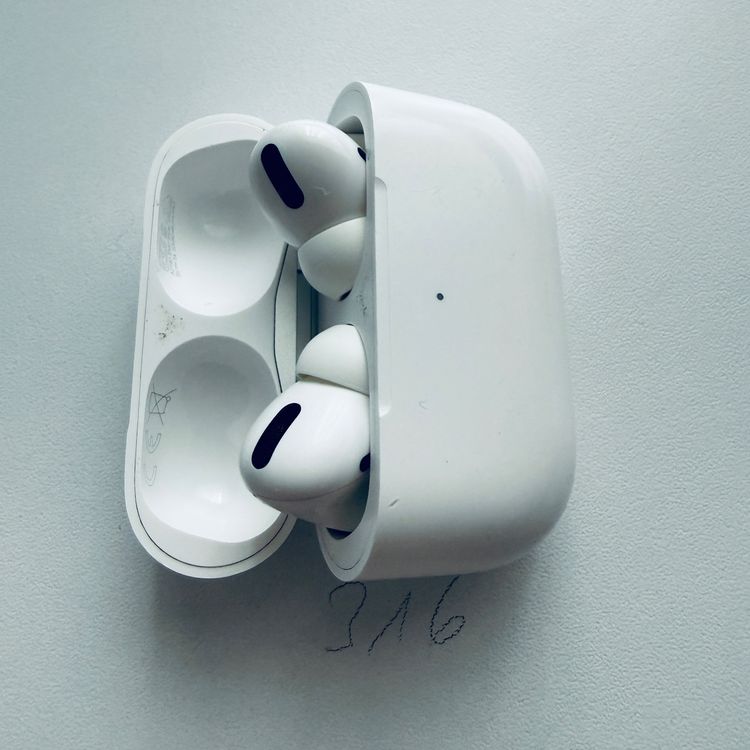 Original Apple AirPods Pro 1 Gen. mit Wireless Ladecase (Gebraucht) in ...