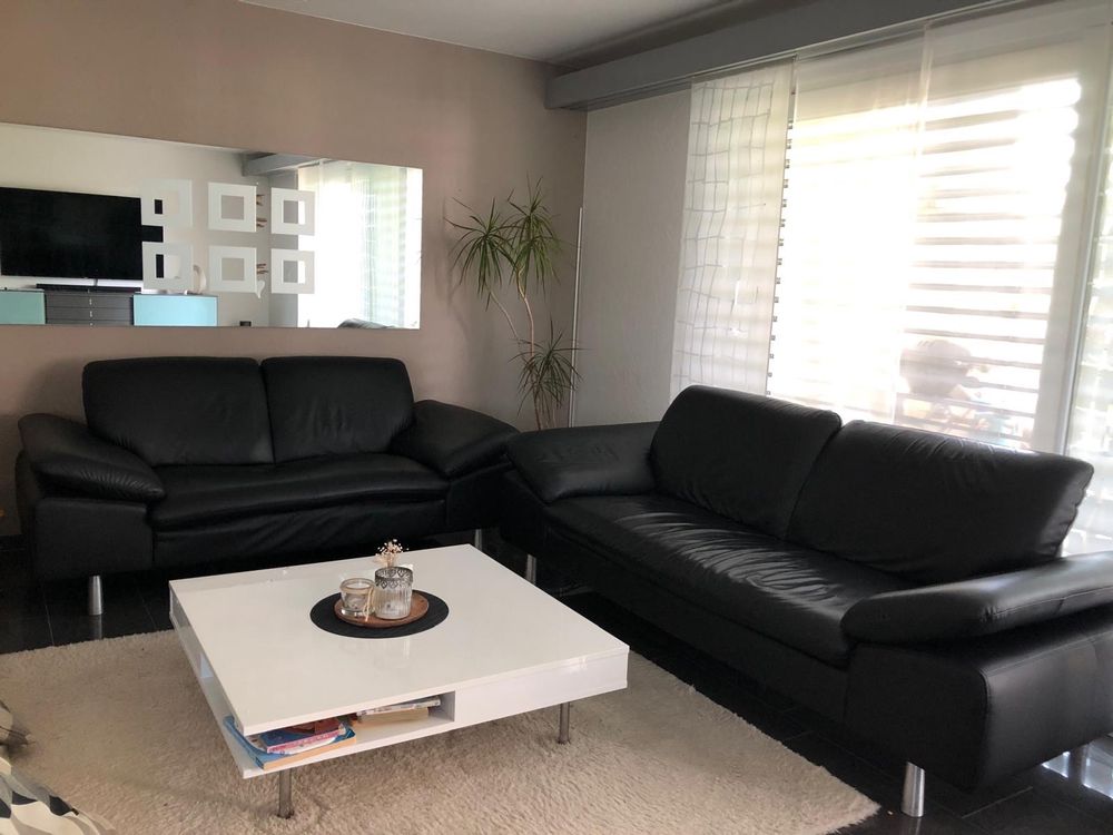 Schwarzes Leder Sofa Set (3er + 2er) (Gebraucht) in St. Erhard für CHF 1 – nur Abholung auf ...