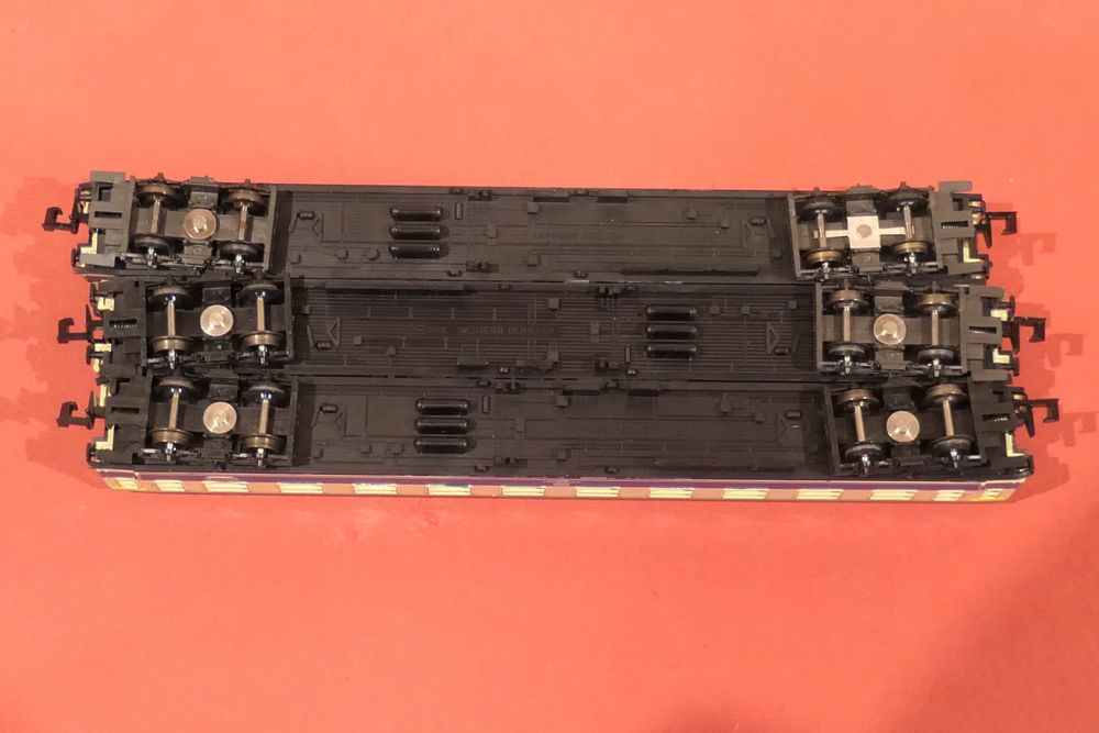 3 Minitrix DB- Schnellzugwagen beige/ozeanblau, OVP (Gebraucht) in Höfen b. Thun für CHF 36 ...