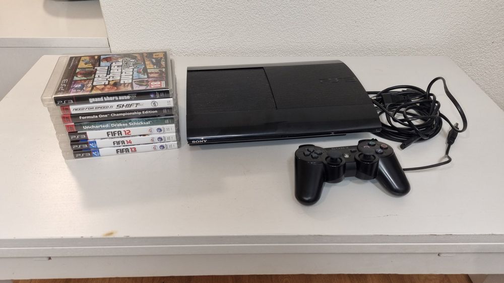 PS3 Konsole Super Slim 300 GB mit Spiele und Kontroller (Gebraucht) in ...