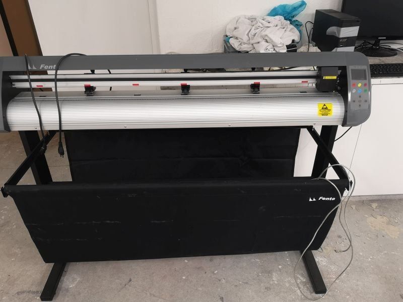 Druck- + Schneide-plotter +div. Material (Gebraucht) in Hunzenschwil für CHF 866 – nur Abholung ...