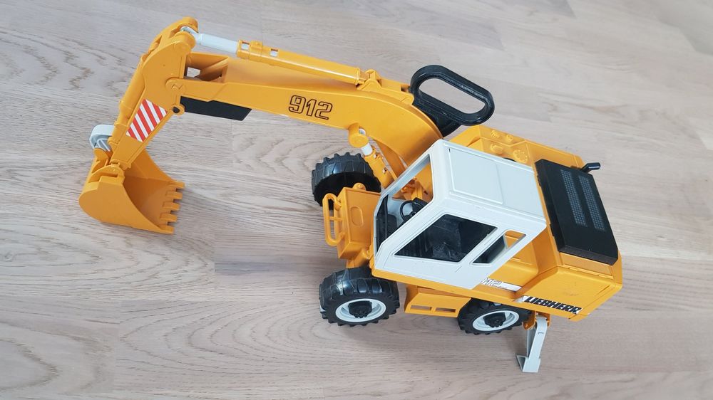 Liebherr 912 Spielzeugbagger | Kaufen auf Ricardo