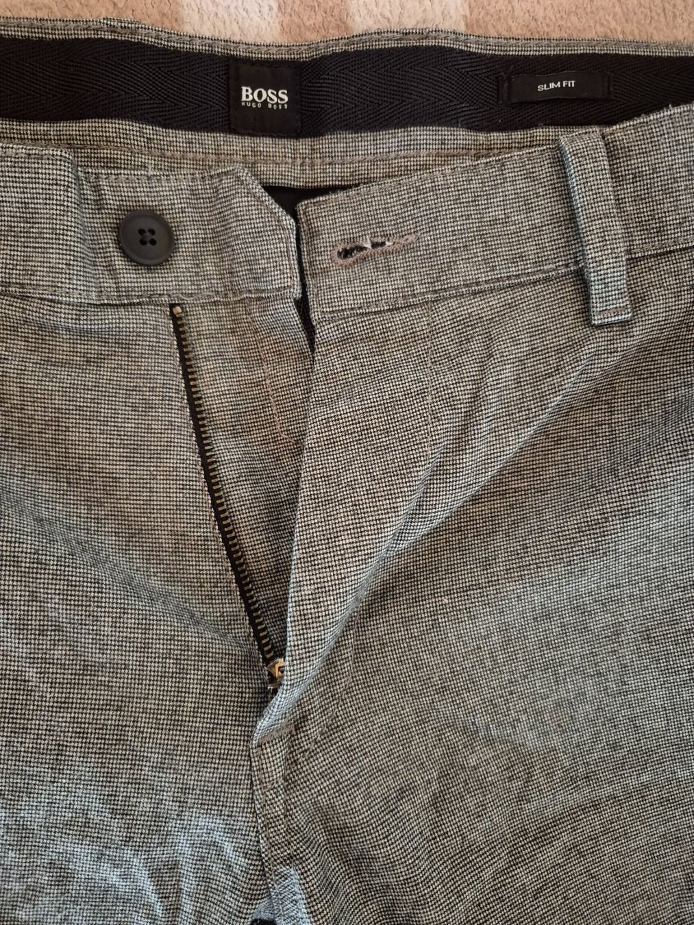 Hugo Boss Hose Grösse 38/34 (Gebraucht) in Wolhusen für CHF 35 – mit ...